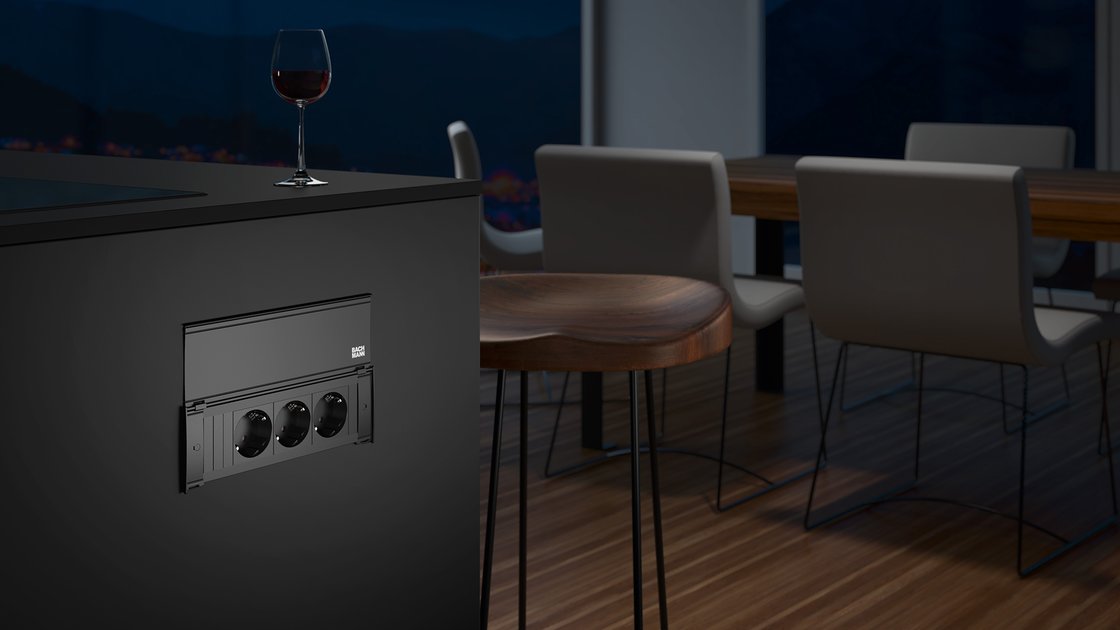 PURE BLACK | BACHMANN